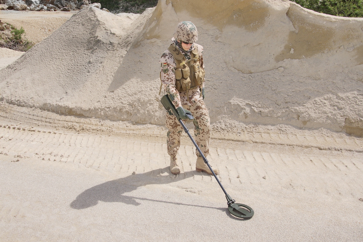 Detection of mines with EMI method